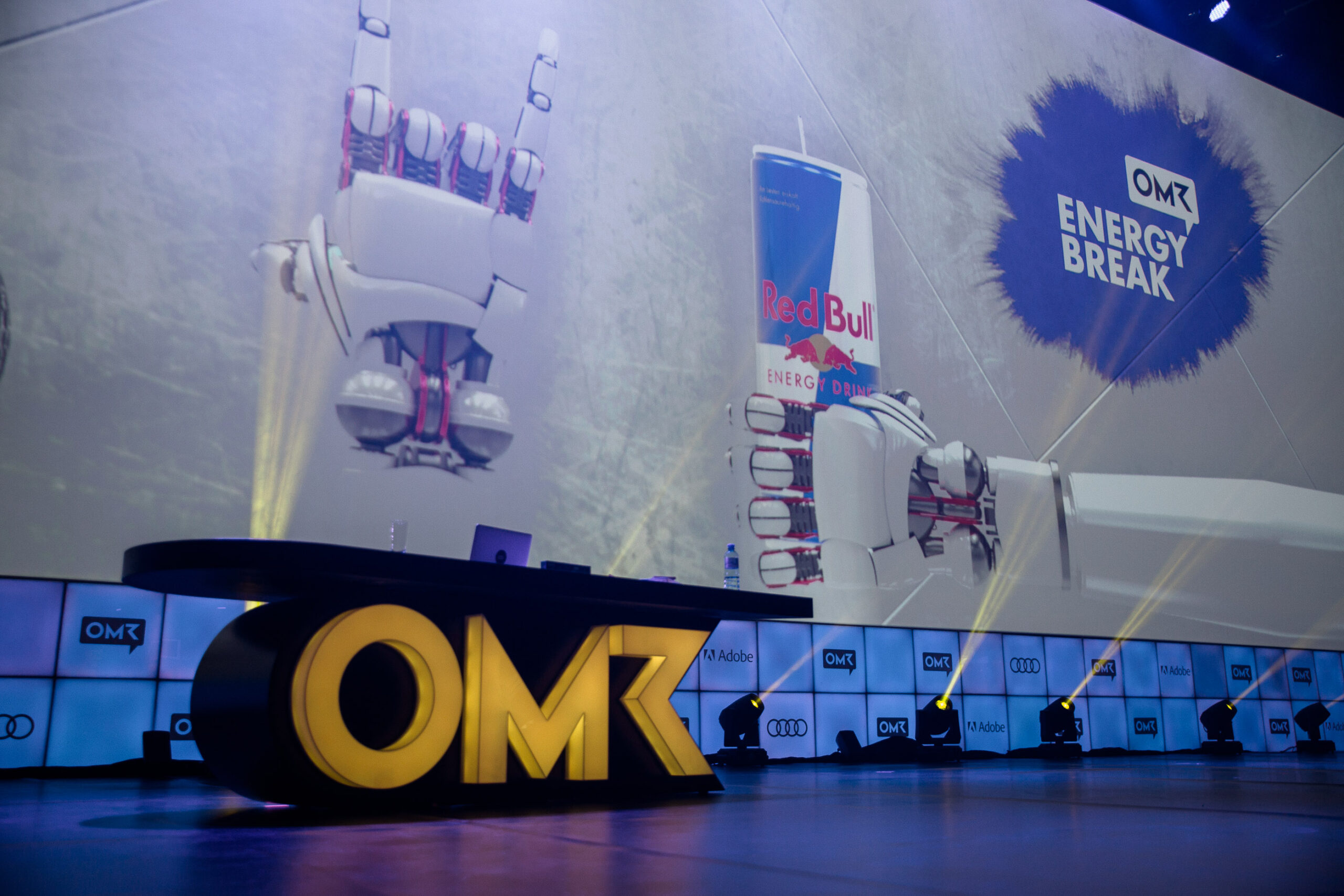 Red Bull Unforeseen: Fulminantes Konzept und 360° Markenerlebnis auf ...